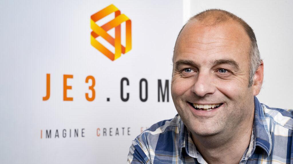 10 Questions with... Ronnie Isherwood - Channel Eye