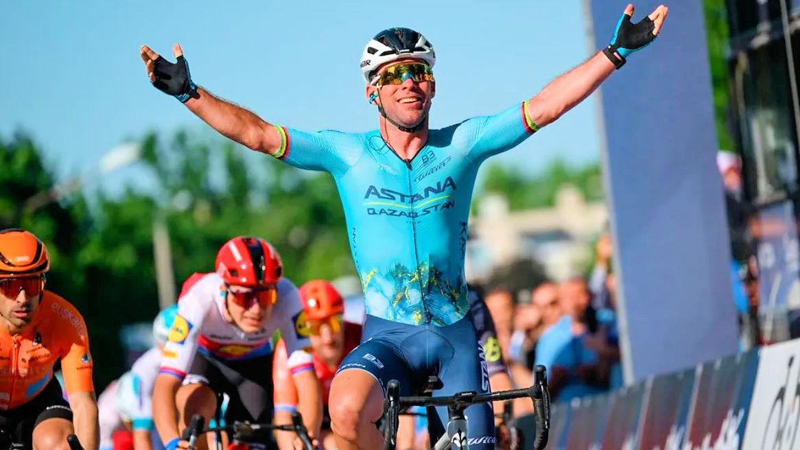 Sir Mark Cavendish wins Lifetime Achievement award - Channel Eye